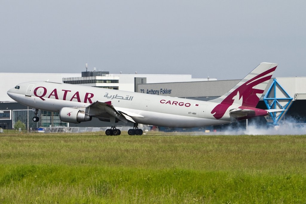 Landung A300/Qatar Cargo/Schiphol/Amsterdam/AMS/4.06.2010 - Flugzeug ...