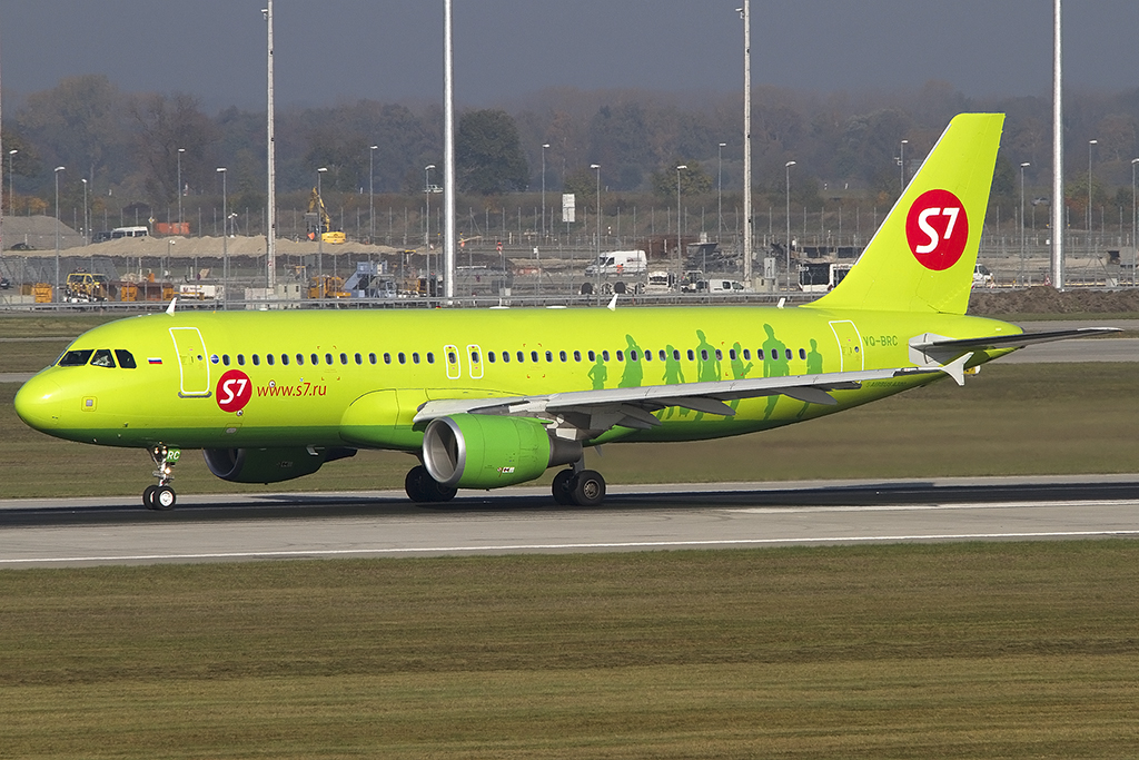 S7 Airlines, VQ-BRC, Airbus, A320-214, 25.10.2012, MUC, München, Germany - Flugzeug-bild.de