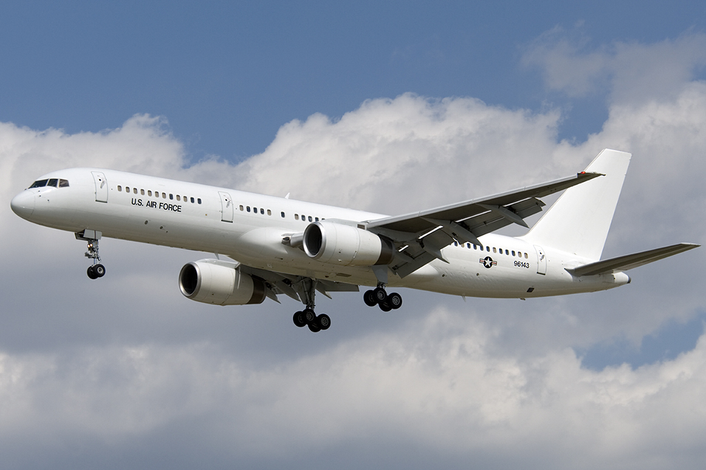 99-4163 Boeing 757-23A(ER) 18.04.2013 - Flugzeug-bild.de