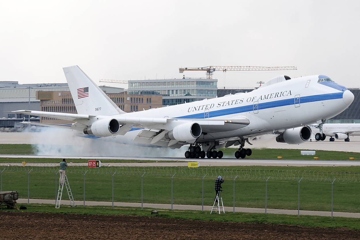 Boeing Boeing E-4B (747-200B) Fotos - Flugzeug-bild.de