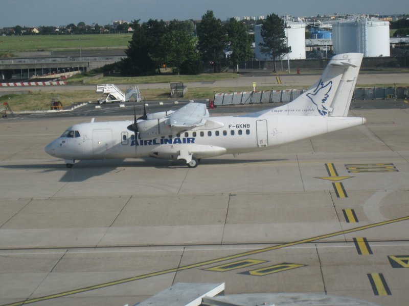 ATR-42 F-GKNB in Paris-Orly - Flugzeug-bild.de