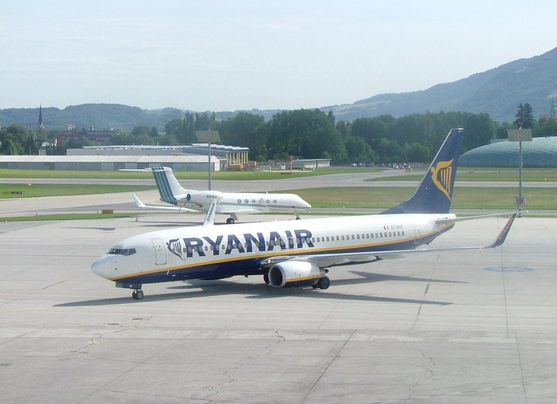 Boeing 737-800 von Ryanair. - Flugzeug-bild.de