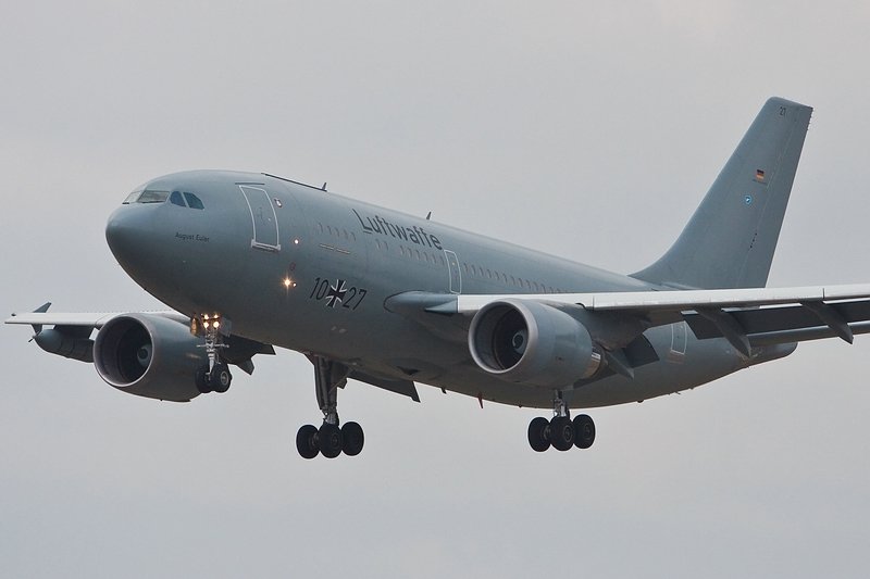 Landung Airbus A310/10+27/Tanker der Luftwaffe/ETSI/Manching/Germany ...