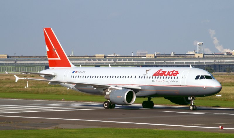 Europa Lauda Air (NG-LDA) Fotos (2) - Flugzeug-bild.de