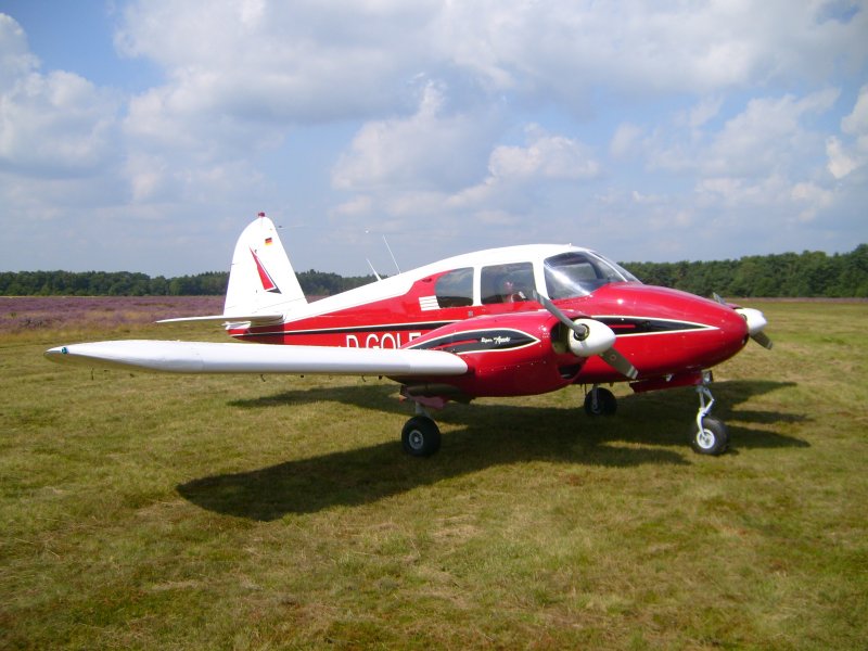 Piper Colt in Bielefeld Windelsbleiche - Flugzeug-bild.de